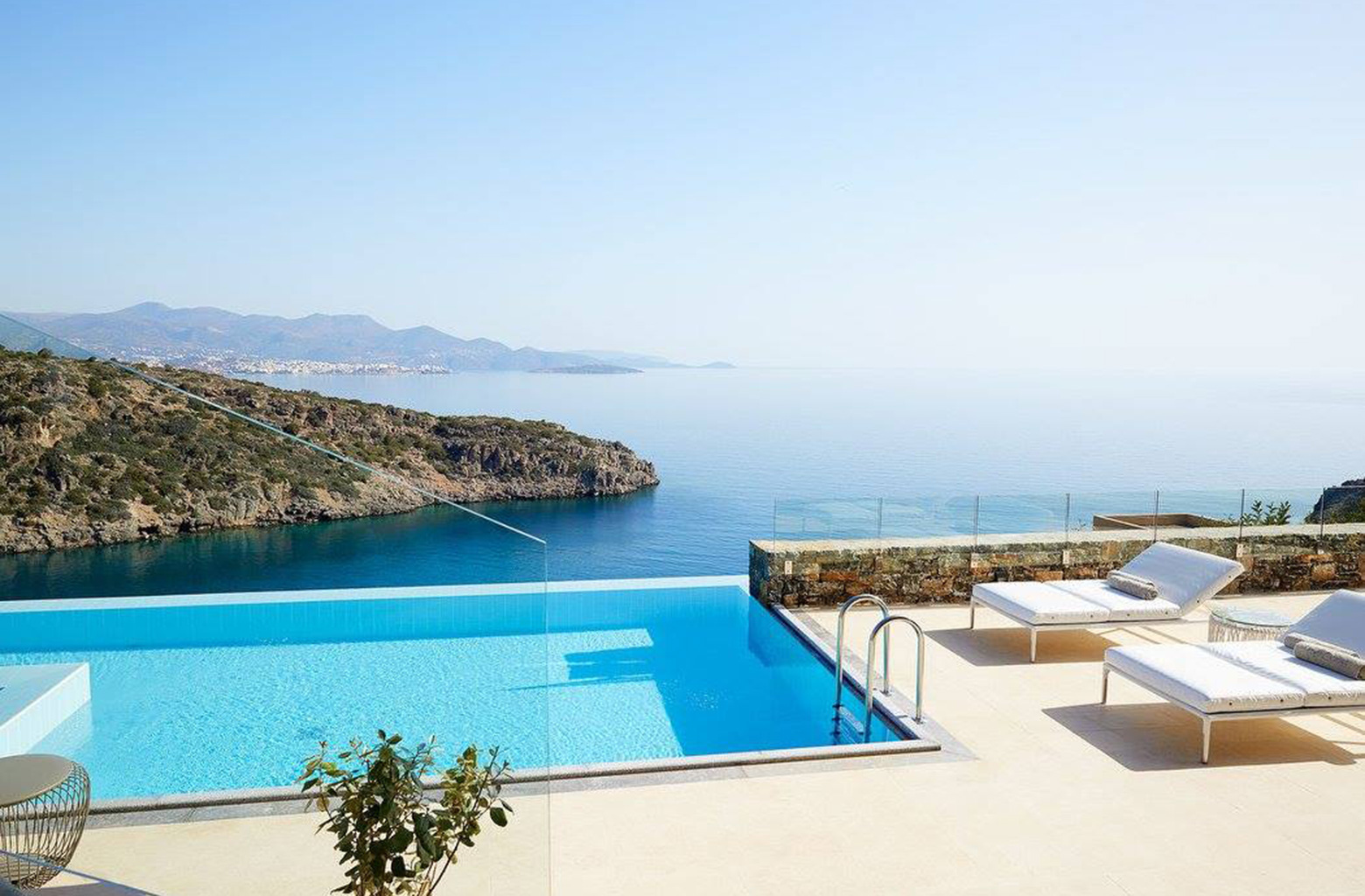 Στην Κρήτη το πιο ακριβό παραθαλάσσιο Airbnb της Ευρώπης (εικόνες ...